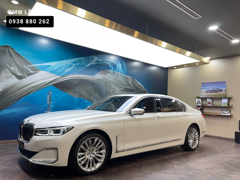 BMW 740Li Pure Excellence 2024: giá lăn bánh, đánh giá xe